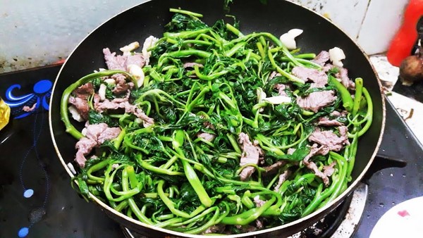 Rau muống xào thịt bò: Món ăn dân dã đượm vị ngon